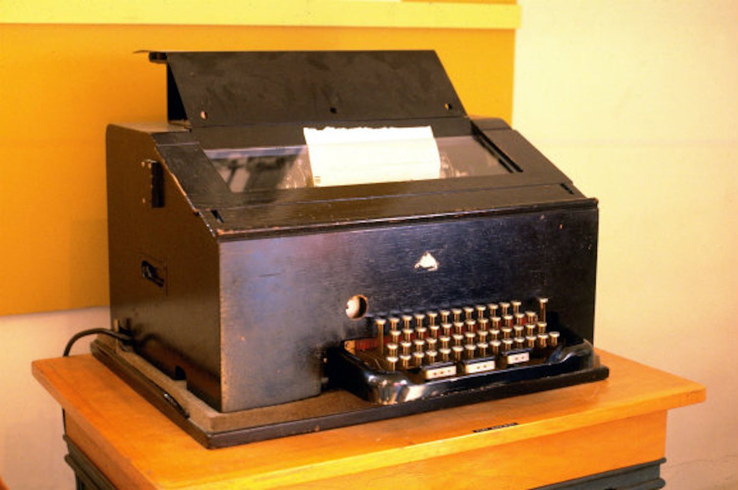 Russische geheime dienst bestelt typemachines | BNR Nieuwsradio
