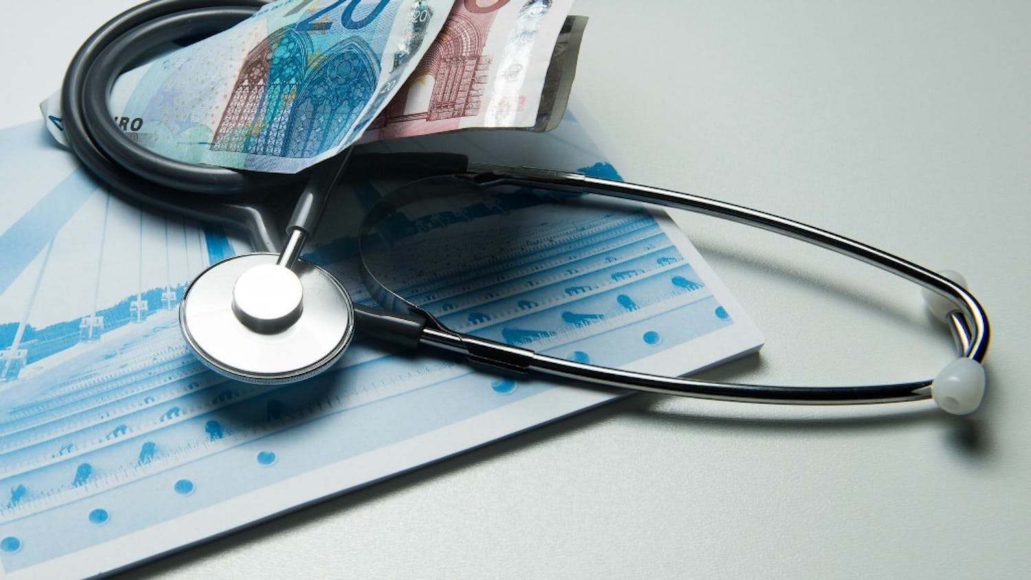 Basispremie en eigen risico omhoog | BNR Nieuwsradio