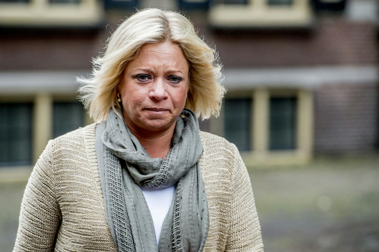 Hennis: niet aftreden, maar optreden | BNR Nieuwsradio