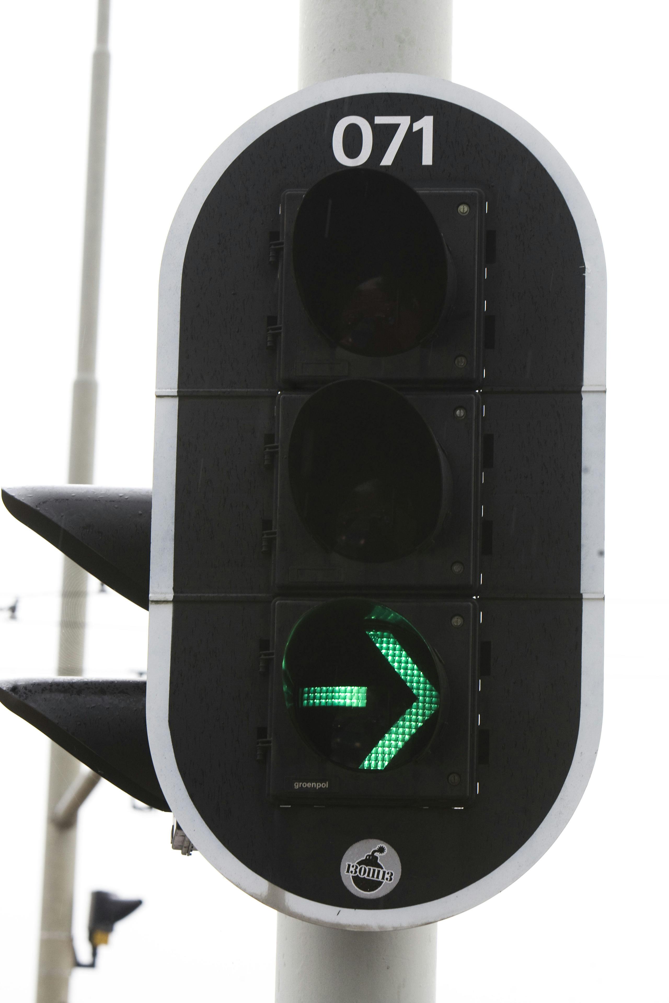 Intelligente stoplichten moeten zorgen voor minder milieuschade | BNR ...