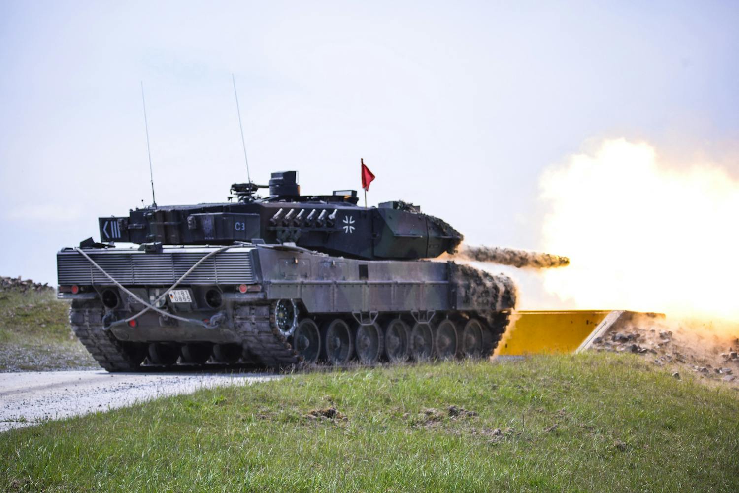 Duitsland stuurt pas Leopard-tanks als VS eigen tanks levert aan ...