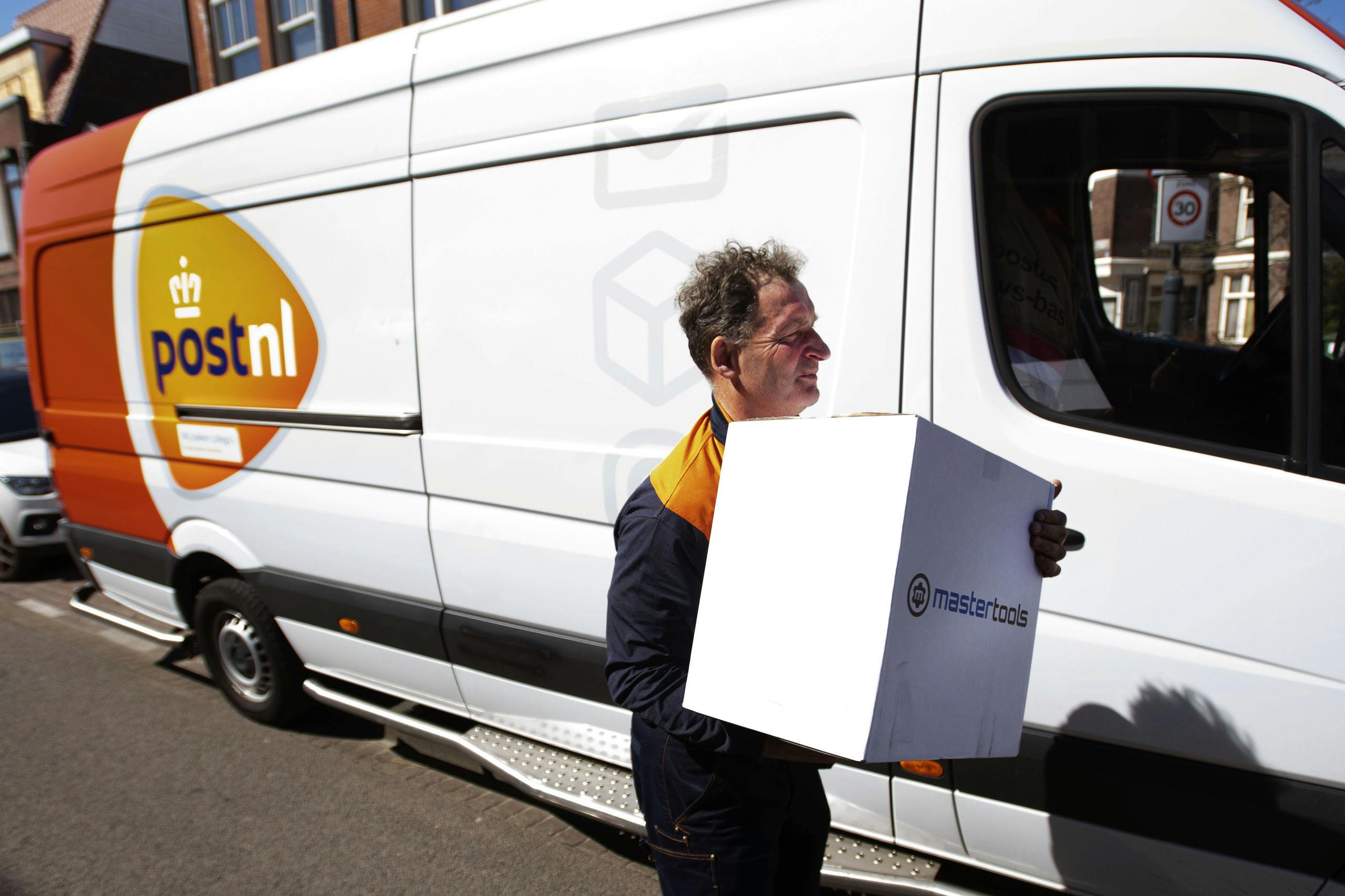 Personeel PostNL eist hoger minimumloon | BNR Nieuwsradio