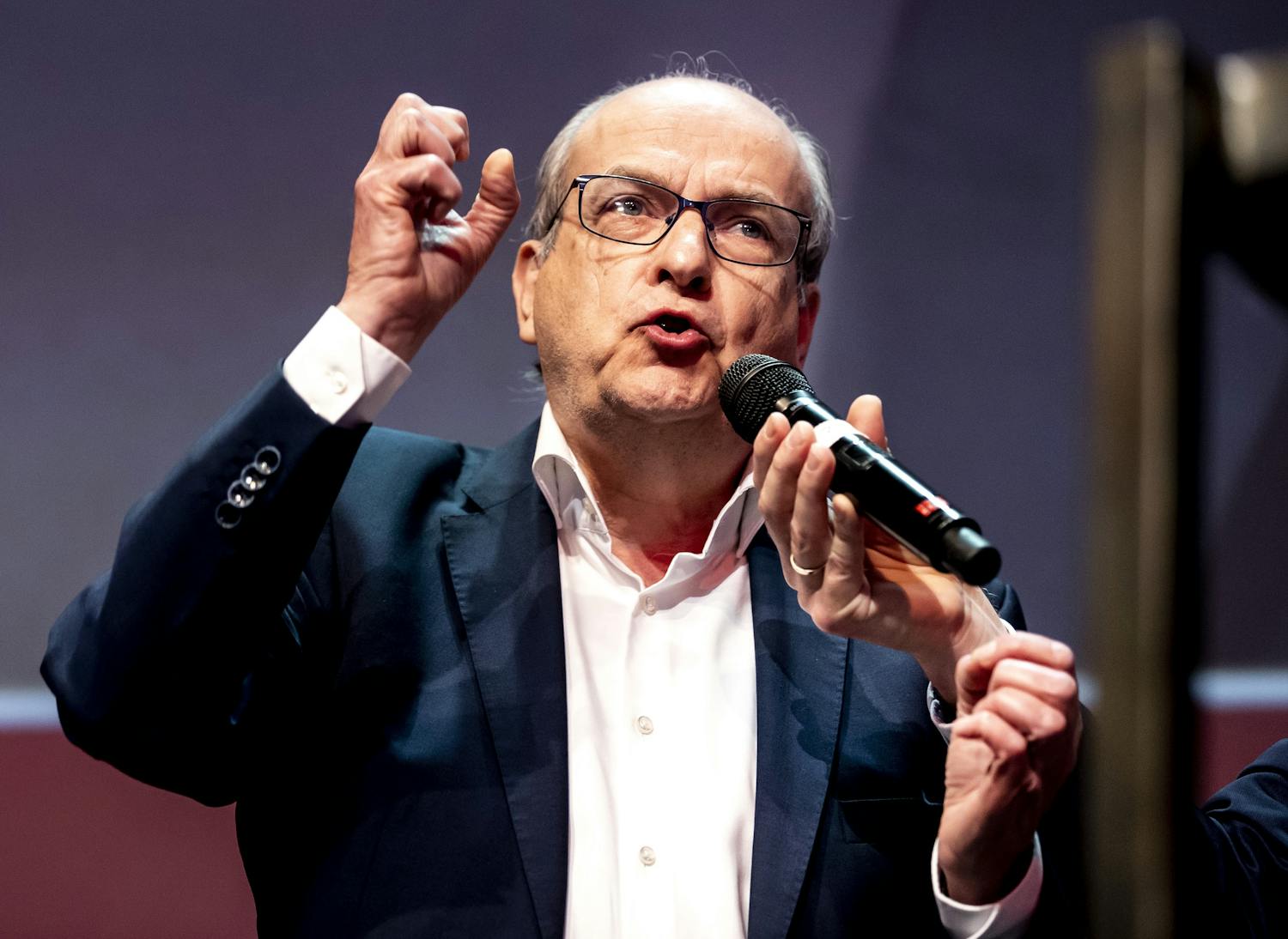 Ad Melkert wil moratorium op mededingingswet | BNR Nieuwsradio